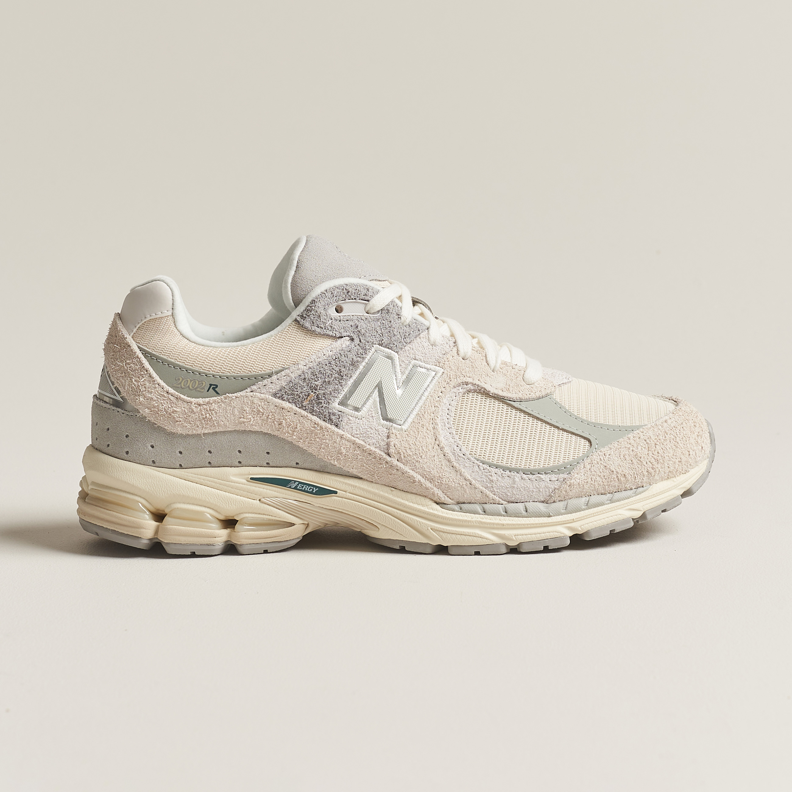 New Balance 2002R Sneakers Linen | Man - CareOfCarl.nl