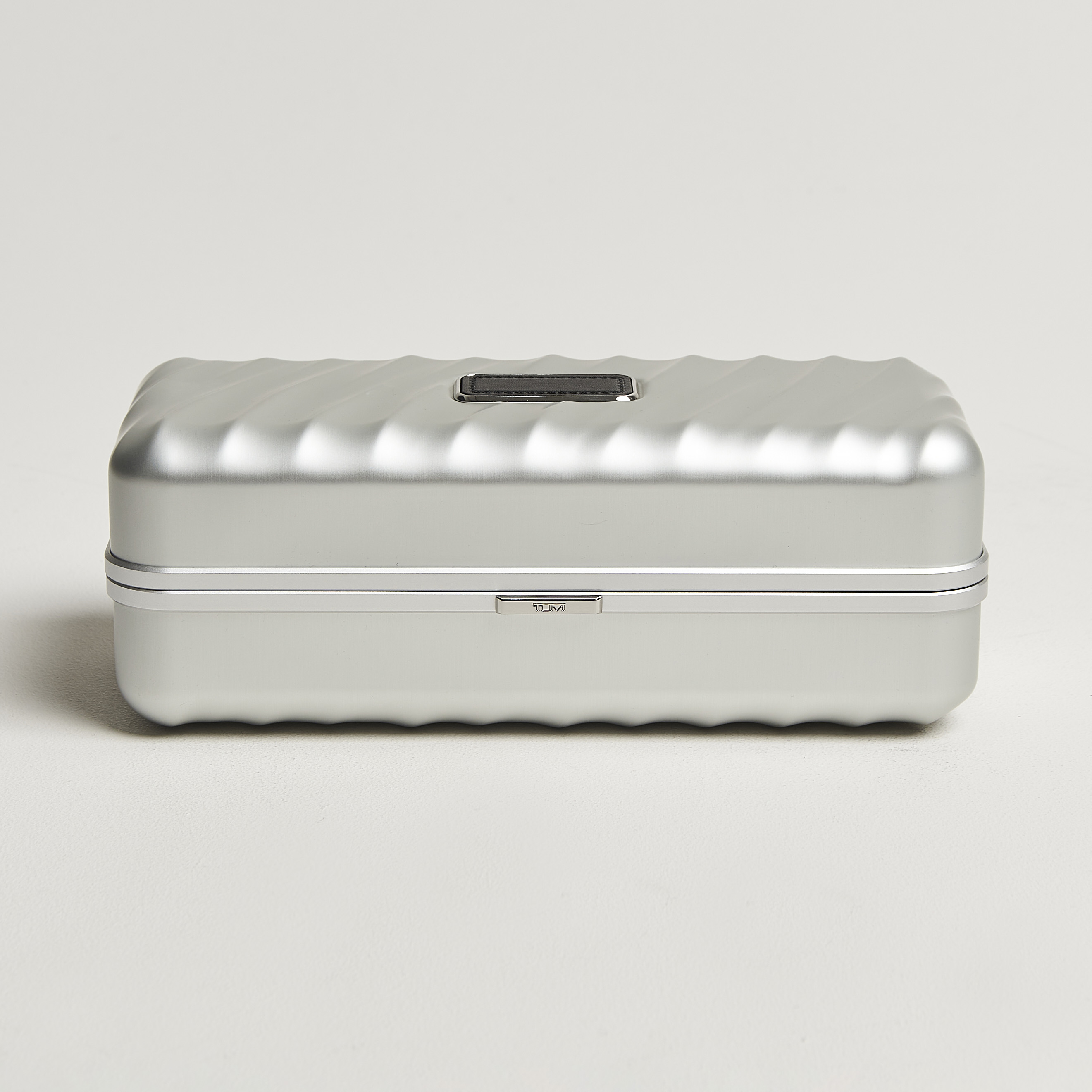 TUMI Aluminum Watch Case Silver - Acheter TUMI CareOfCarl.fr.